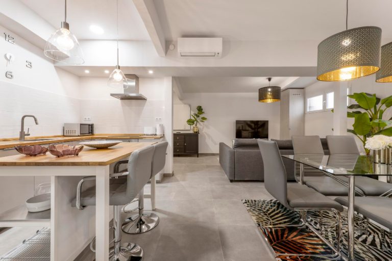 How to Match Pendant Lights