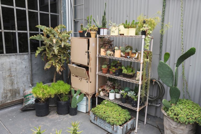 20 Creative Ways to Repurpose a Baker's Rack: Tips and Ideas for Home ...