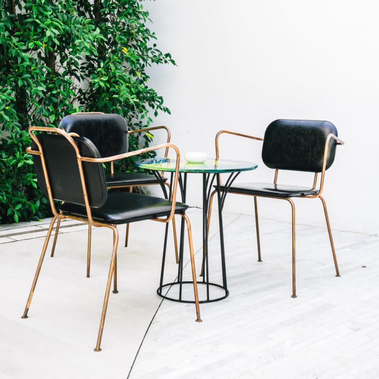 5 Must-have Outdoor Furniture Items for Your Patio