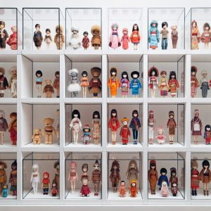 20 Doll Display Ideas: Creative Concepts for Collectors